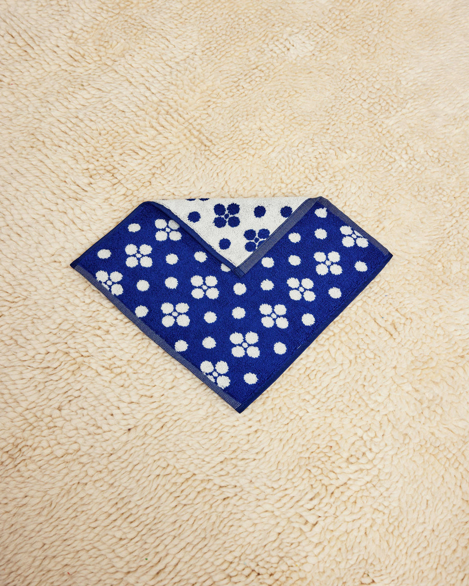 Navy Scallop Bath Mat – Cameron Marks